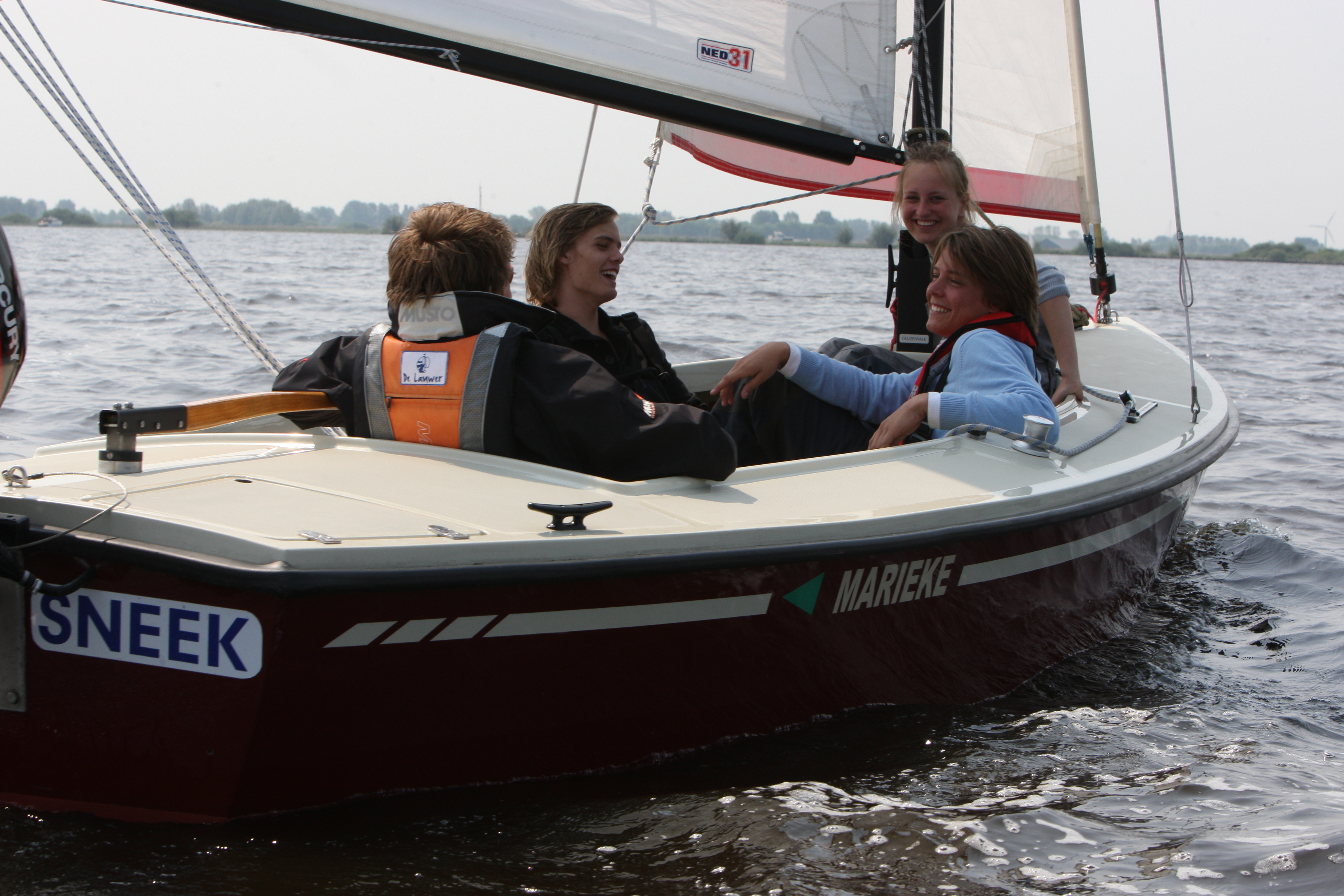 Polyvalk offene Segelboot Mieten