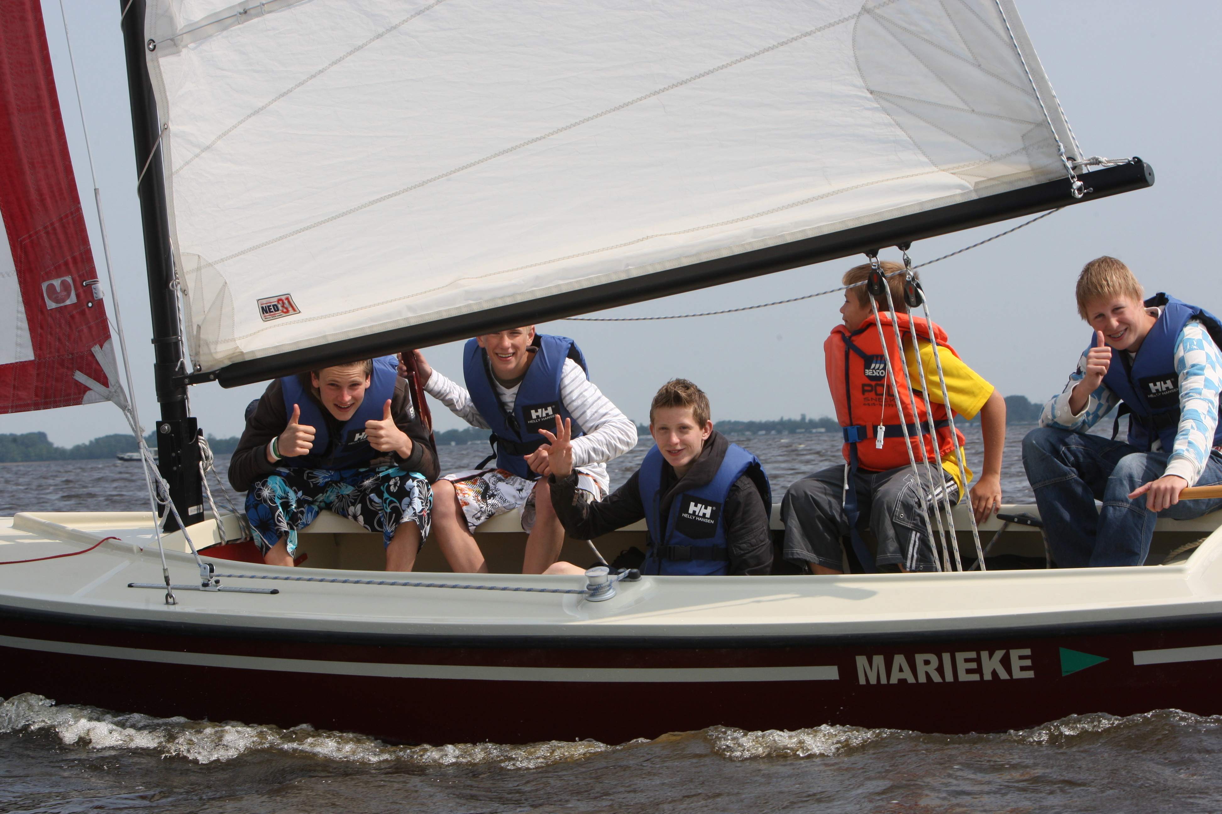 Polyvalk offene Segelboot Mieten