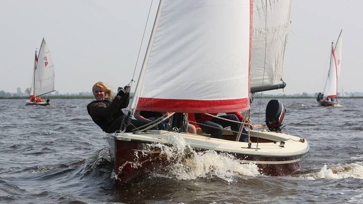 Polyvalk offene Segelboot Mieten